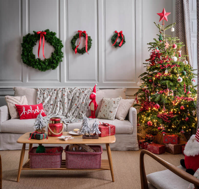 How to choose and care for your Dobbies Christmas tree | Dobbies